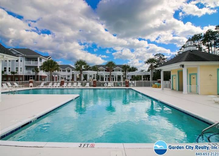 Sandy Feet Retreat
3 Bed 2 Bath, Beach Pool & Golf - Garden City