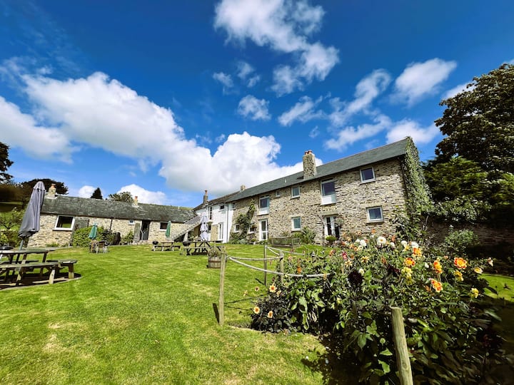 Mowhay (Loft) Barn Conversion, View! Pool+hot Tub - Fowey
