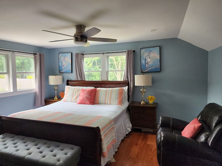 *New* 4 Bedroom Cape House 10 Mins To The Beach! - Dennis, MA
