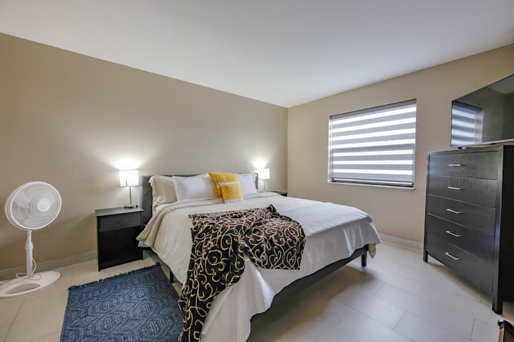 Cozy King Apt In Soso Near Palm Beach & Downtown - West Palm Beach, FL