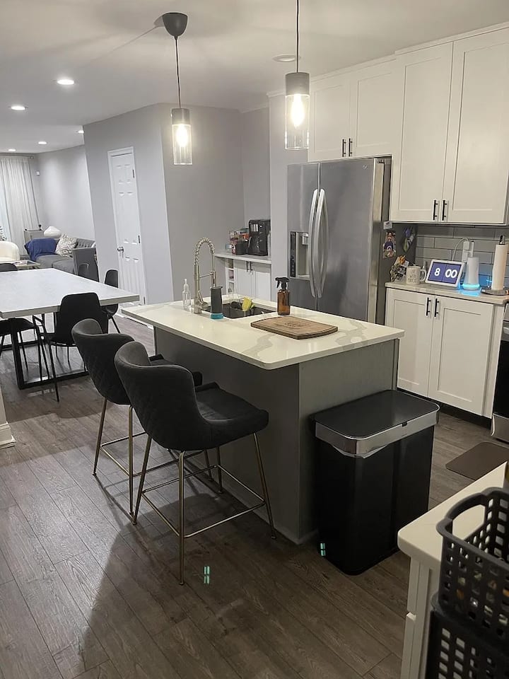 Private Room + Bath In Remington - #1 - Baltimore, MD