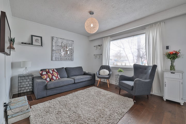 Upper Beaches: Private Gym, Renovated & Huge Yard - Toronto