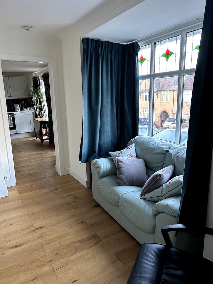 Woodland House B&b- 1-7 Rooms- Hot Tub - Stroud, UK