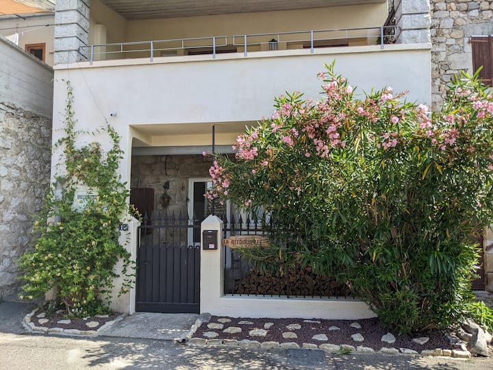 Centre Ruoms Gîte 12 Personnes à 2mn De La Rivière - Ardèche