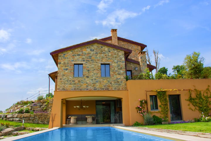 Villa Privata Con Piscina A Riparbella - Cecina