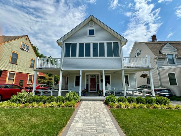 Milford Beach Home: View Of Water & Steps To Beach - Milford, CT
