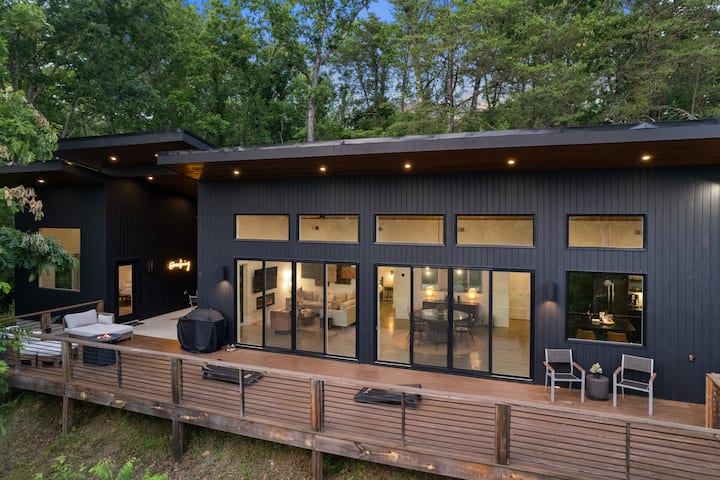 Luxe Stay W/ Moutain Views & Hot Tub - Weaverville, NC