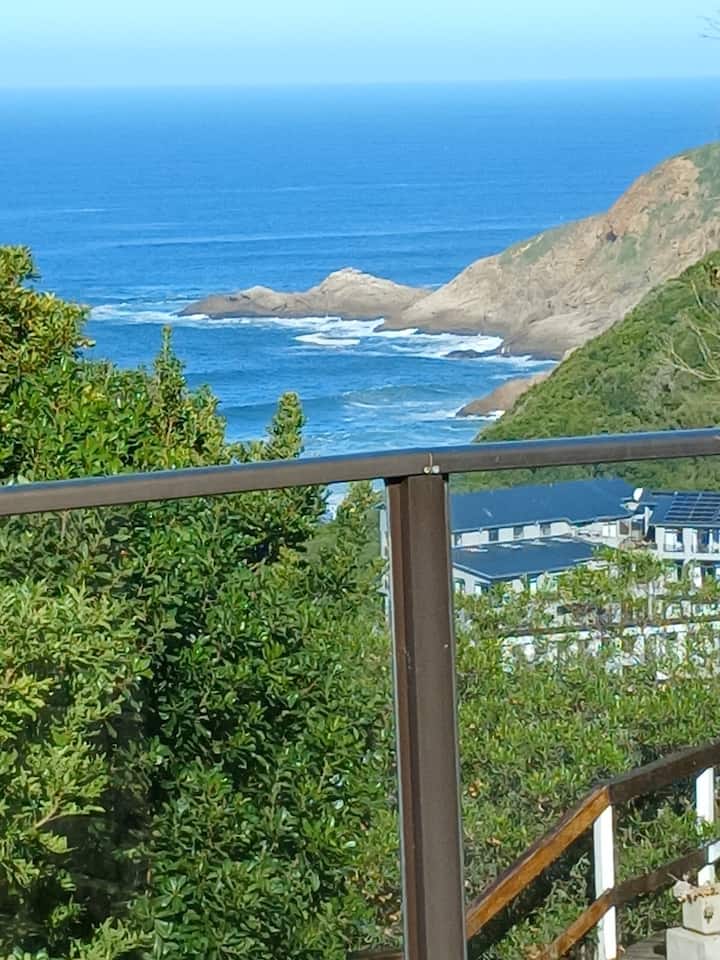 Woodpecker Two Bedroom Self Catering Unit - Herolds Bay