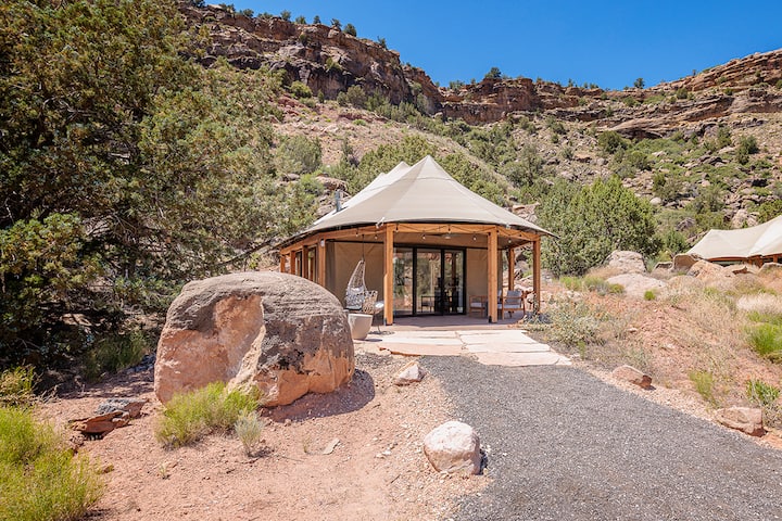 Desert Rose Accessible Luxury Camp - Utah