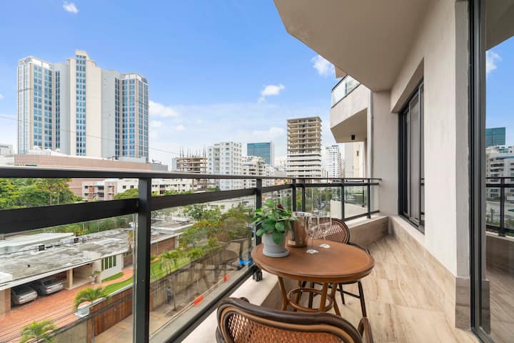 Great Location - Pool - Jacuzzi - Balcony -Rooftop - Santo Domingo