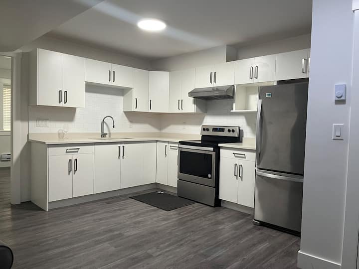 2bd,1bth, Kitchen, Laundry, Private Ent, Entire Pl - Abbotsford