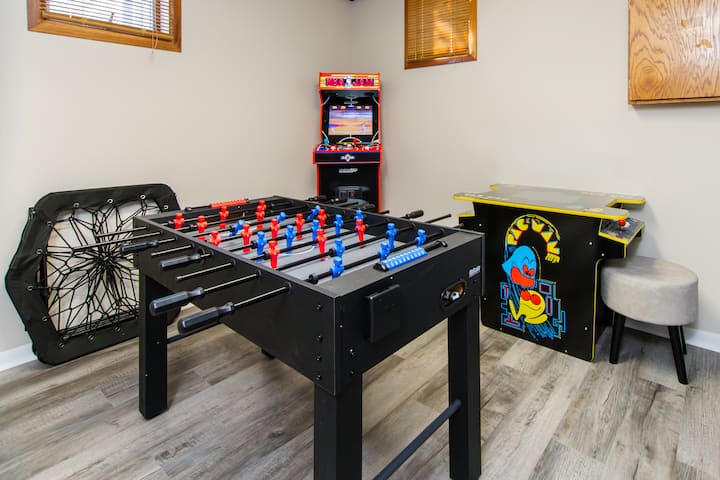 ⁂Near Downtown⁑arcade Games⁑coveredporch⁑foosball⁂ - Rapid City, SD