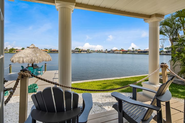 Dog Friendly |  Pool, Kayaks, Dock, & Gulf Access - Cape Coral, FL
