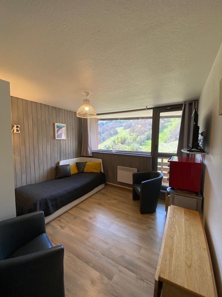 Logement Au Pied Des Pistes Pour 4 Personnes - Besse en Chandesse