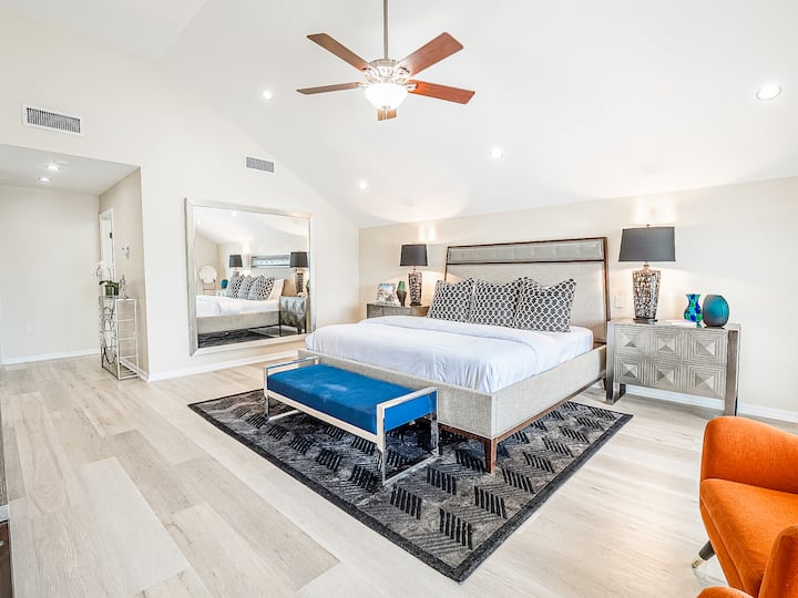 Luxury Villa – Steps To Beach & Poolside Bliss! - Cayman Islands