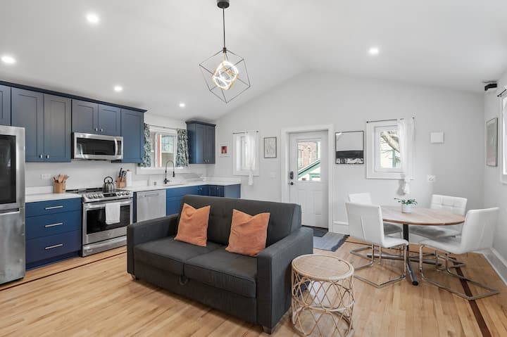 Garage-mahal! Near Dt, Convention Center, Uptown - Minneapolis−Saint Paul Airport (MSP)