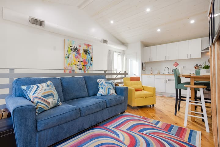 ⁂ Charming Studio⁂ 1 Parking⁂ W/d⁂ Ac⁂ - 어바인