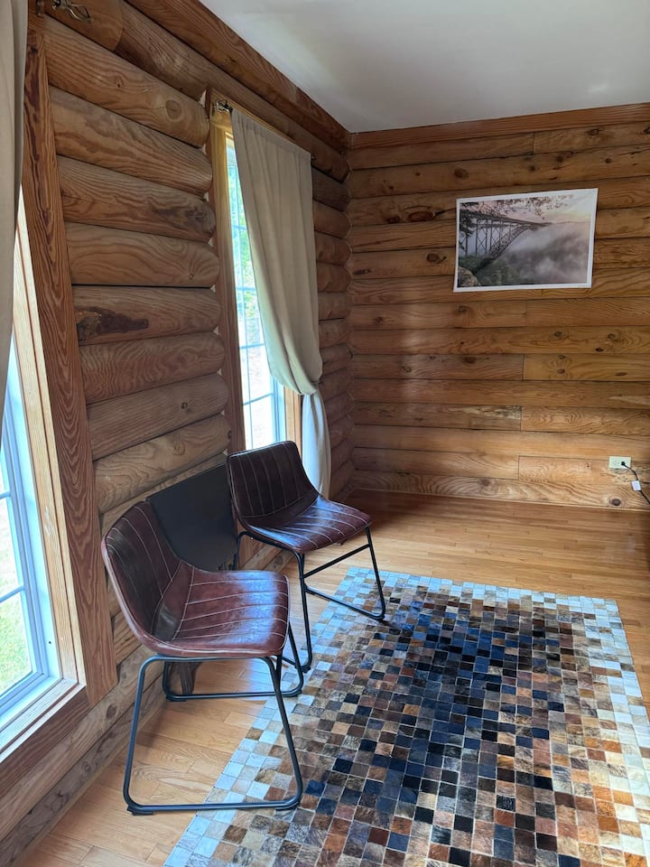 The Shack,   An Exquisite 3 Bed Room Log Cabin. - Babcock State Park, Clifftop