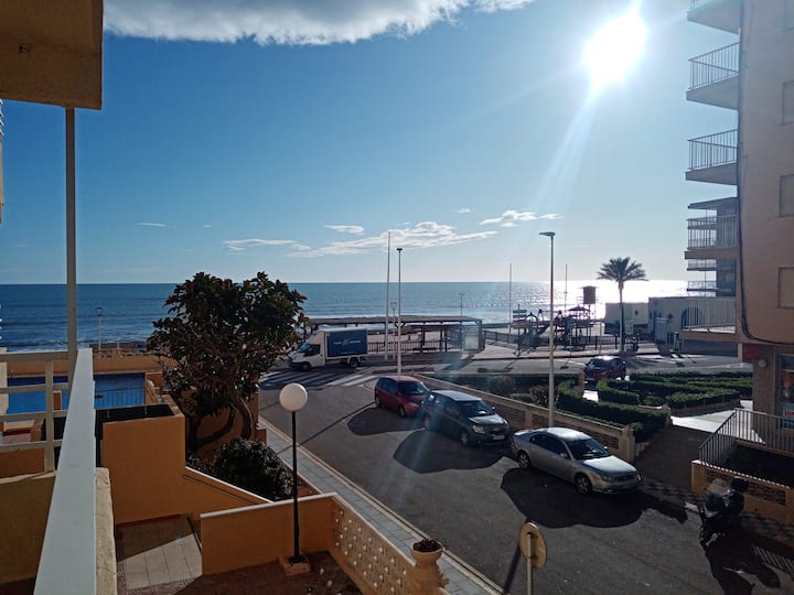 Apartamento En Primera Línea De Playa. - Miramar