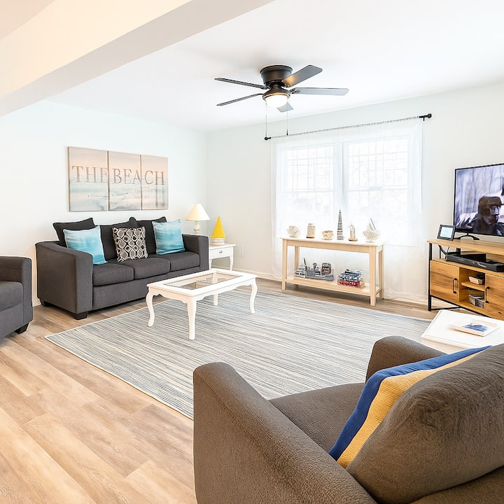 Newly Re-done Great Location: 3-bdrm 2.5-bthrm. - Seaside Park, NJ