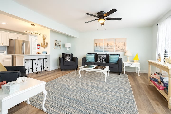 Wow. Newly Re-done Great Location: 3-bdrm 3-bthrm - Seaside Heights, NJ
