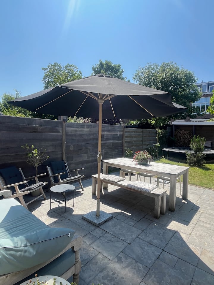 Beautiful House With Sunny Garden Nearby The Beach - The Hague