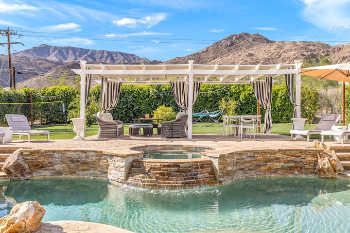 Desert Castle| Movie Theatre| Game Room| Sleeps 23 - Palm Desert, CA
