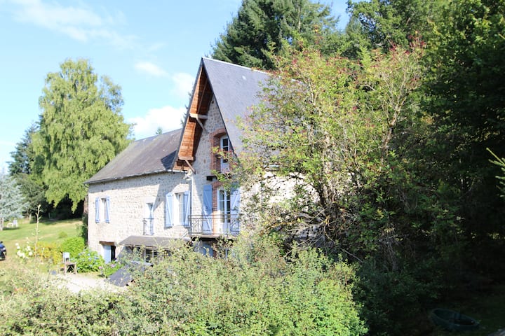 Le Domaine De La Grange...un Havre De Paix En Pleine Nature Corrézienne - Meymac