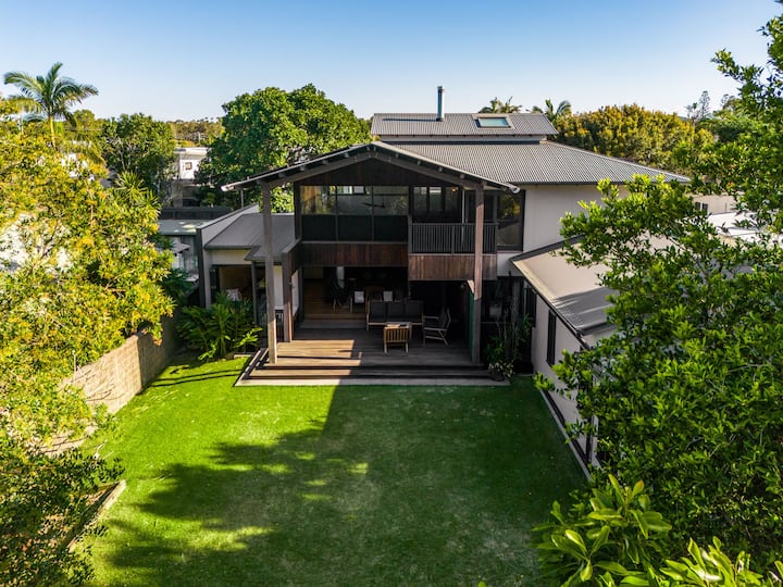 Belongil Laneway - Byron Bay