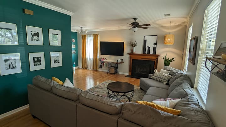 Colorful 3-bedroom Home Near Beach, Shops, & More! - Mount Pleasant, SC