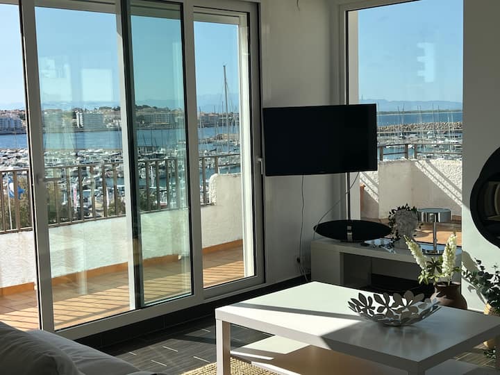 Meer, Yachthafen, Riesenbalkon - La Escala