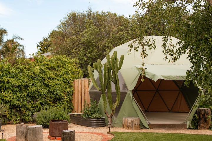 Garden Oasis Retreat | Walk To The Beach - Torquay