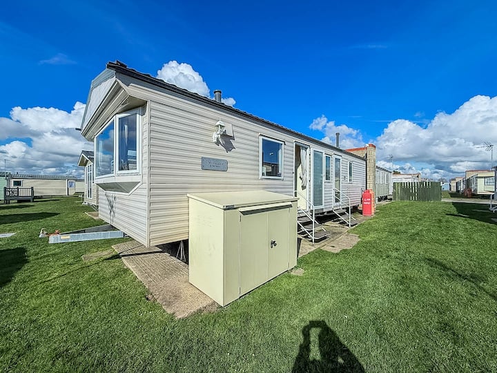 Lovely 6 Berth Caravan At Naze Marine Holiday Park In Essex Ref 17003c - Frinton-on-Sea