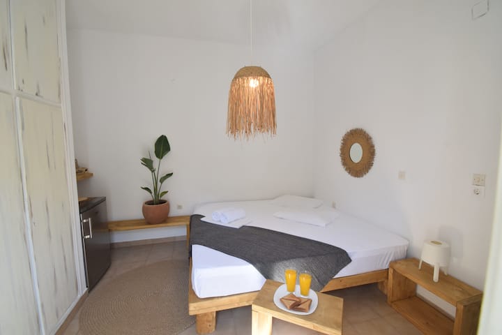 "Cozy Room For 2 In Parikia" - Paros