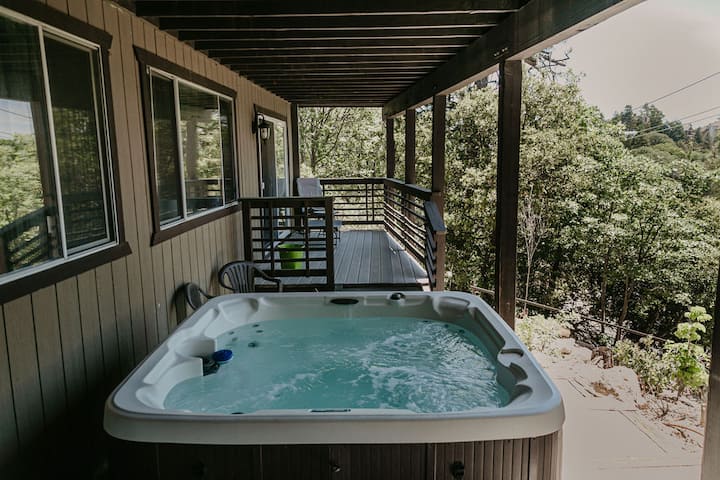 Matterhorn Pines| Lake Views+gameroom+hottub - Lake Arrowhead, CA
