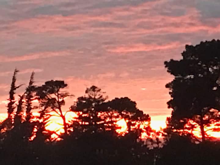 Carmel Sunset Views Studio - Monterey, CA