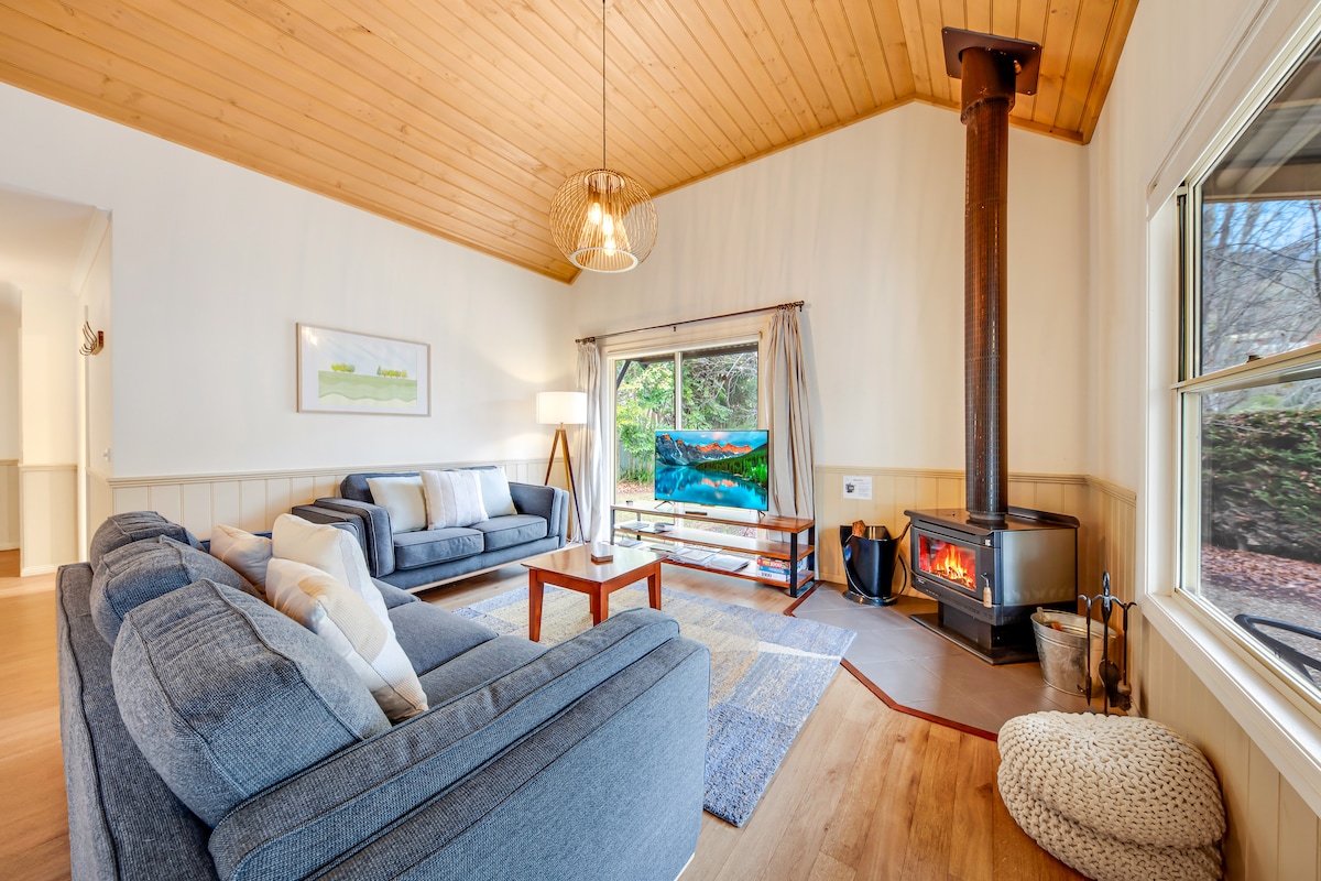 AVC - Birch Cottage - Houses for Rent in Bright, Victoria, Australia ...