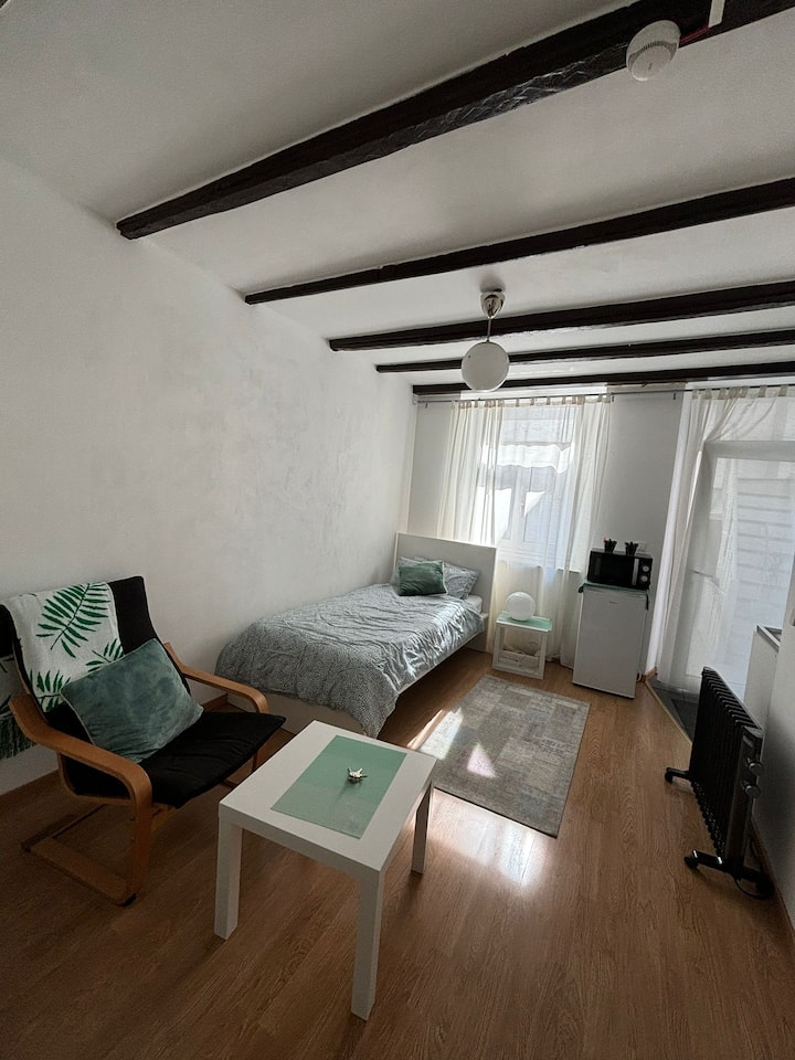 Cozy Studio Apartment In Düsseldorf Altstadt - Düsseldorf