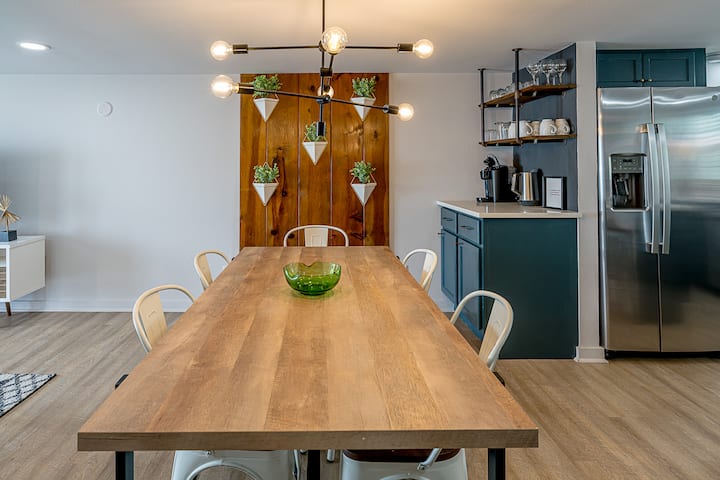 1 Block To Beach & Pleasure Pier | Walk Everywhere - Galveston Island, TX