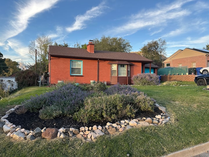 Charming Home Near Hiking Trails, Ogden East Bench - Riverdale, UT