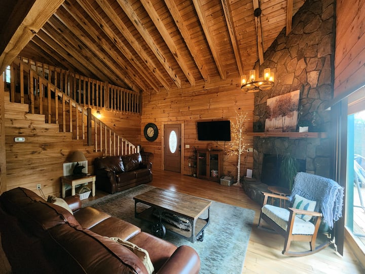 Spacious Cabin Near Casino & Smokies - Fast Wifi - Cherokee, NC