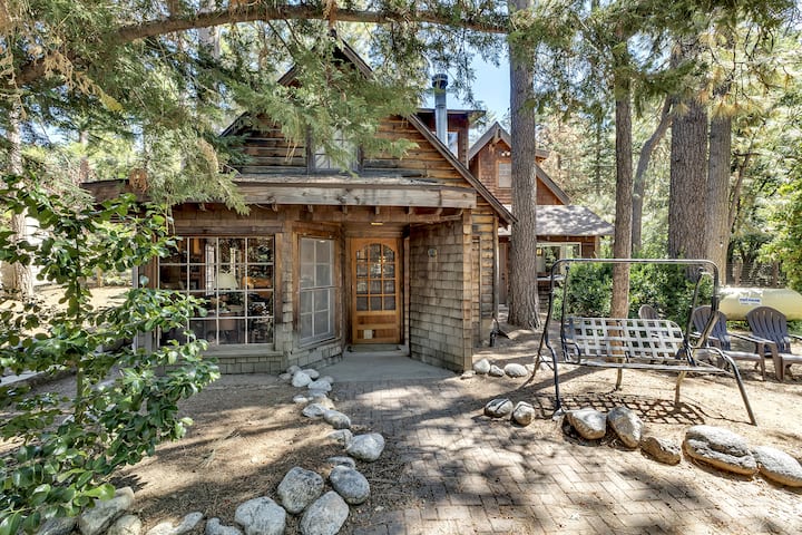 Vintage Cabin Under The Pines, Hot Tub/dogs Ok. - Idyllwild-Pine Cove, CA