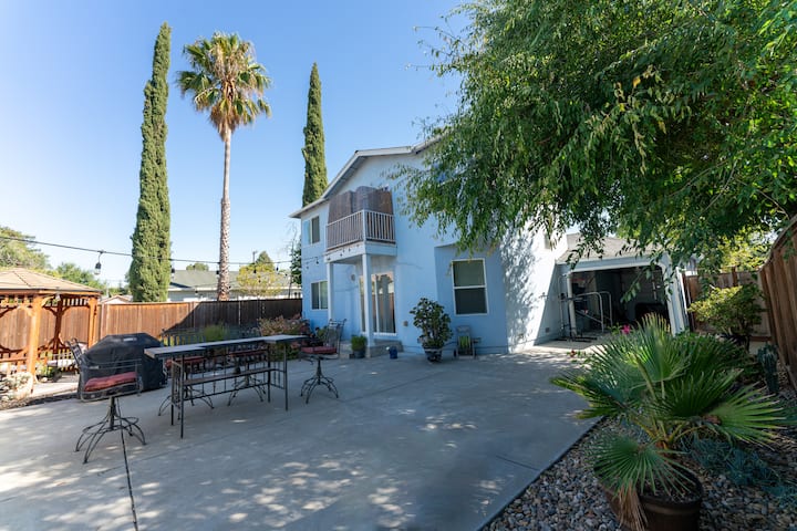 Bay Area Basecamp – Huge Home Near Bart, Sf & Napa - Concord, CA