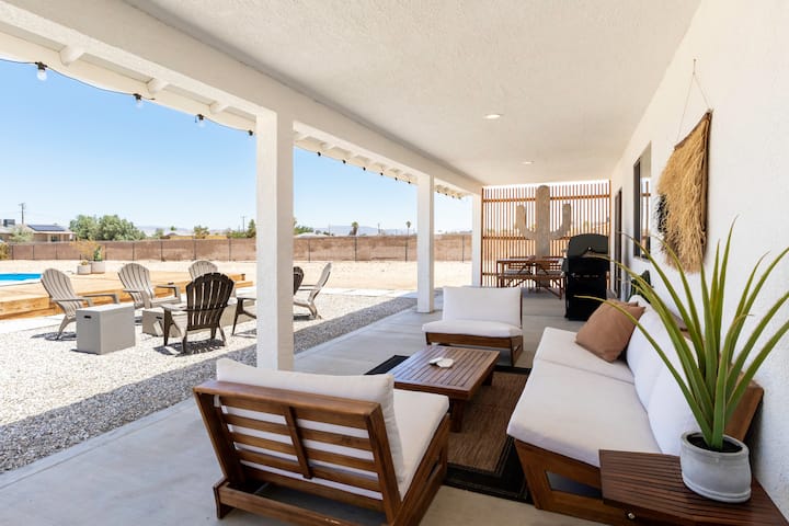 Stay 29 Palms— Hike, Swim & Unwind - Twentynine Palms, CA