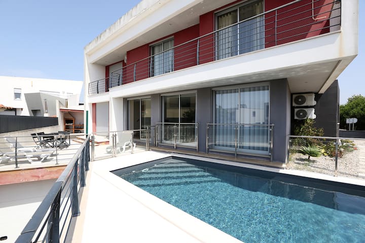 Funfactory House - Nazaré