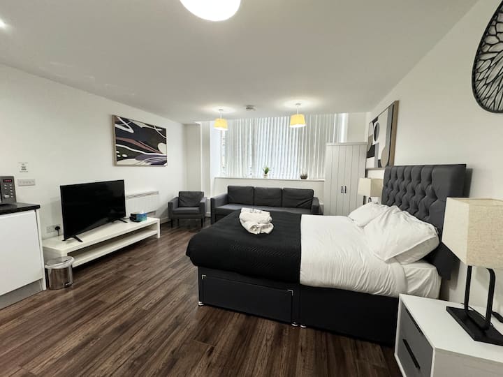 Chic Strand Studio, Nr Station/business Area/shops - Guernsey