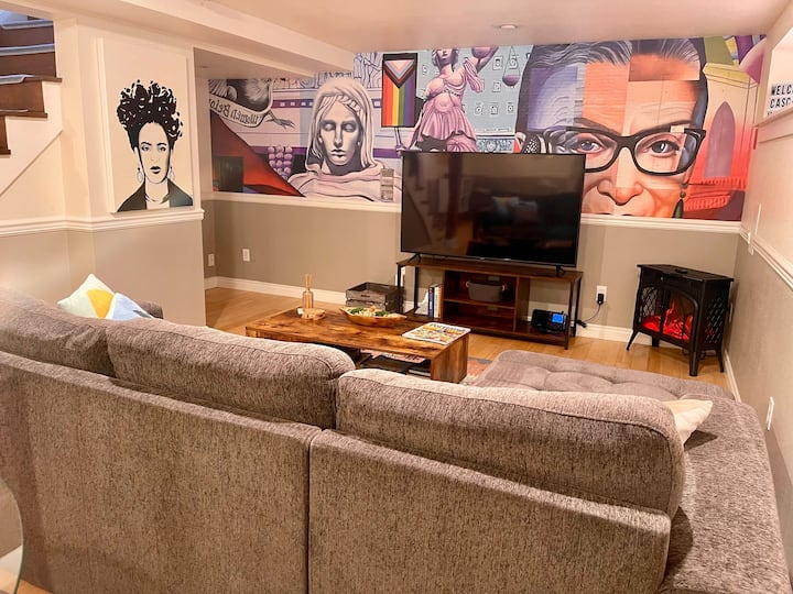 Cascadia Hideaway: Dreamy 1-bedroom Basement Suite - Portland