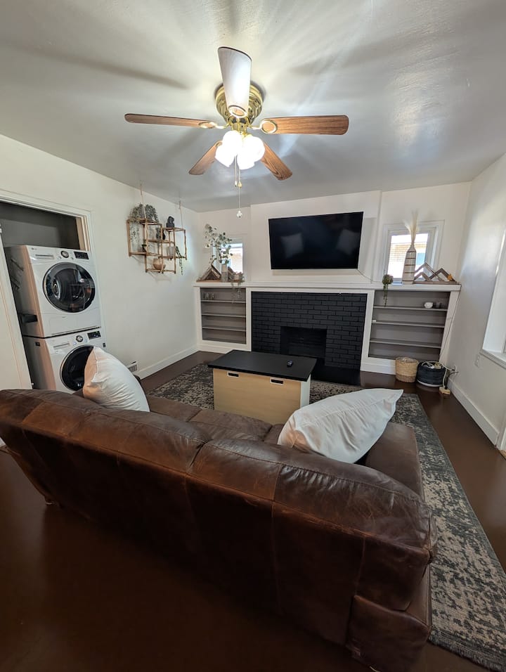 Cheerful 2br In Historic District, Near Downtown - Hyde Park, UT