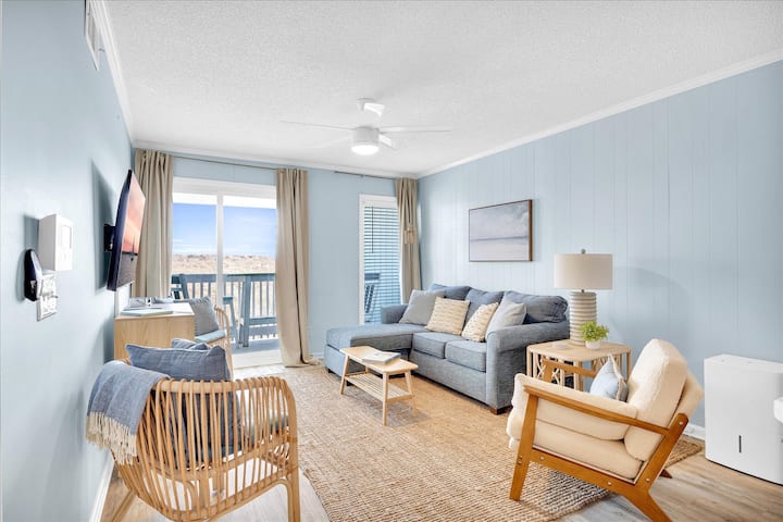 Oceanfront, Saltwater Pool, King Bed, First Floor - Carolina Beach, NC