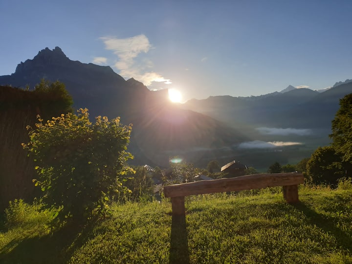 Joli Petit Appartement Dans Chalet, Calme Avec Vue - Sallanches